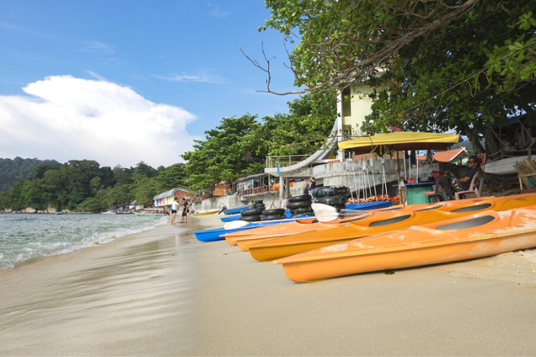 17 Top Things To Do In Pangkor Island, Malaysia 🥰 - Malaysia Uncovered
